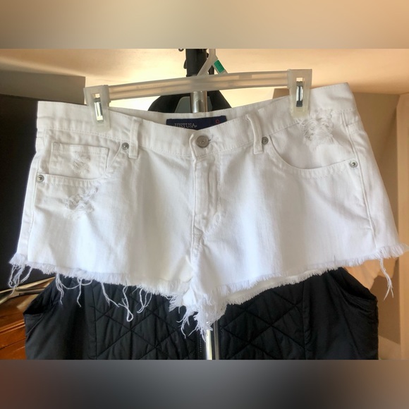 Just USA | Shorts | Justusa Distressed White Cutoff Jean Shorts Size 9 ...